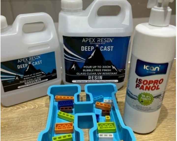 Ever Wondered How You Can Use Lego in Epoxy Resin? – Apex Resin